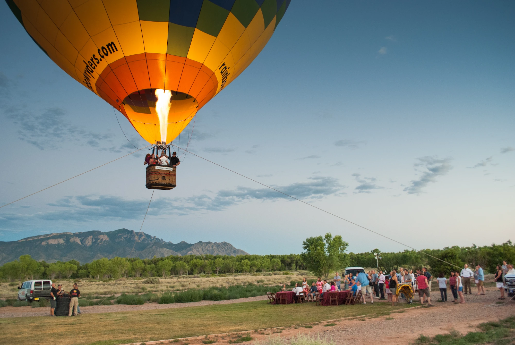 Tethered Hot Air Balloon Rides | Rainbow Ryders